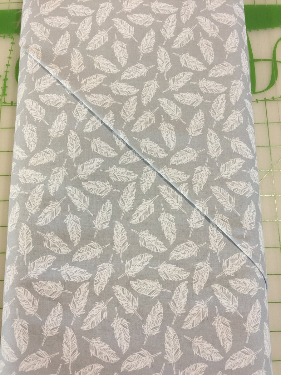 #688 Whispers Muslin Mates Studio M - Moda - White Feathers On A Gray ...
